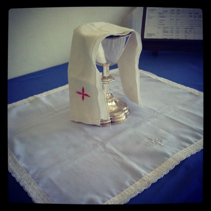 How to Prepare the Chalice for an Anglican Mass - LetterPile