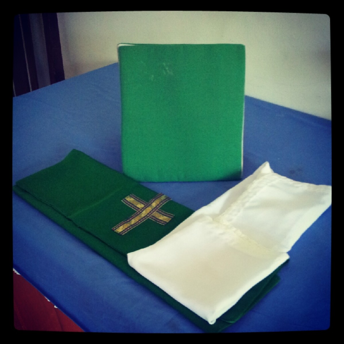 How to Prepare the Chalice for an Anglican Mass - LetterPile