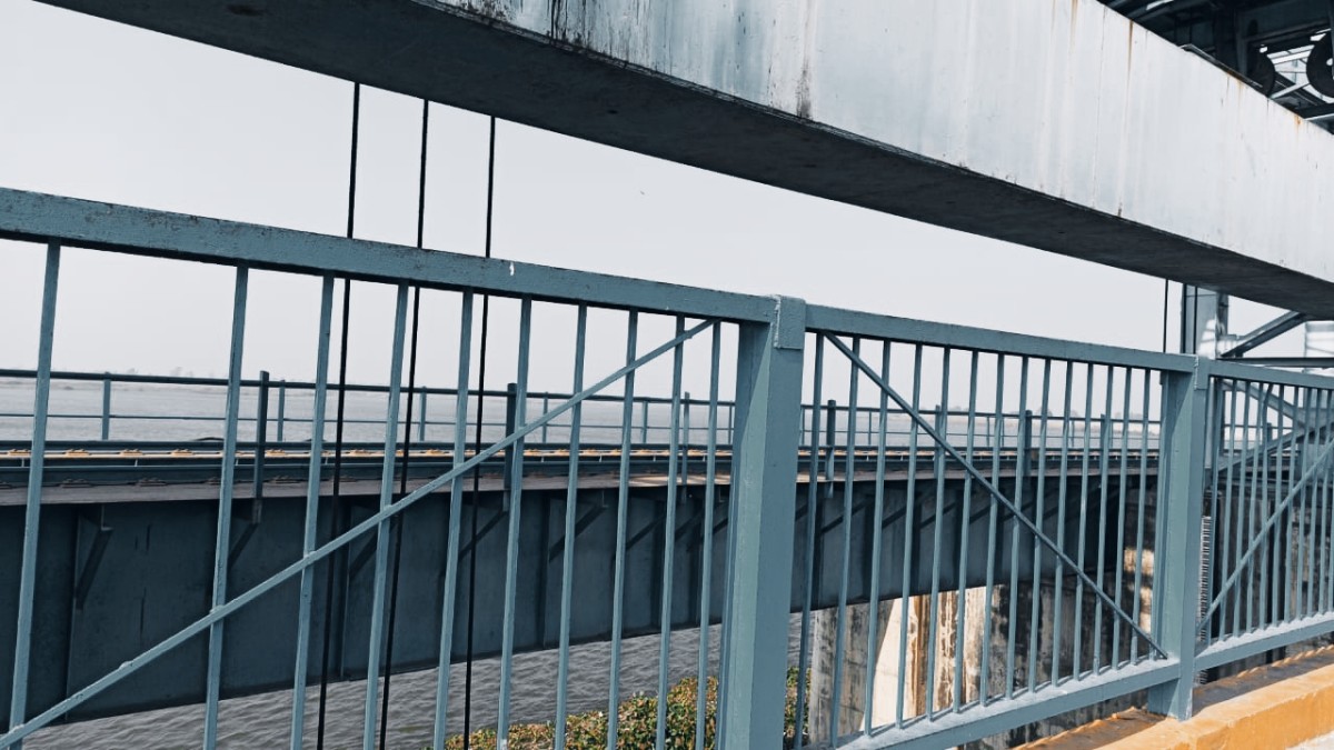 Broken From Inside - LetterPile